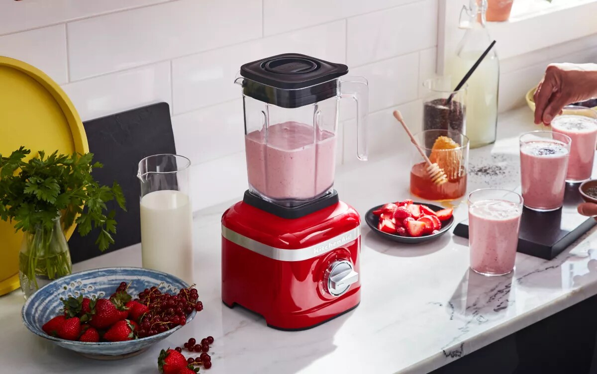 How to Make a Milkshake With Blender: Quick & Delicious Guide - KitchenAbly