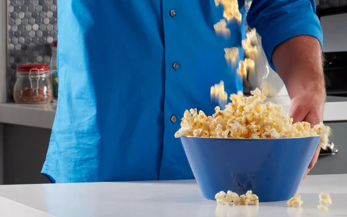 how to pop popcorn in a pan